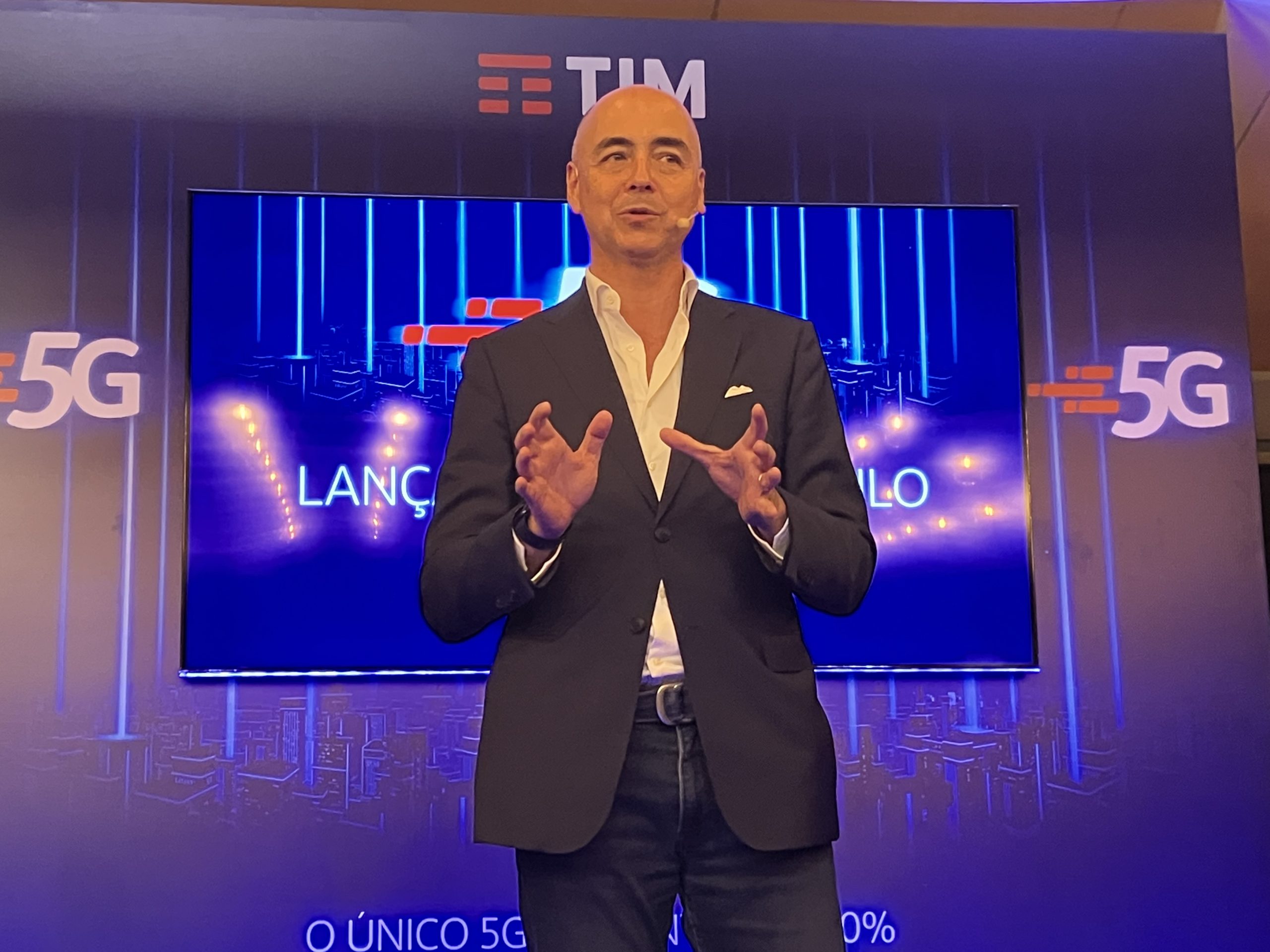Redes privadas devem avançar junto com a pública, diz CEO da TIM