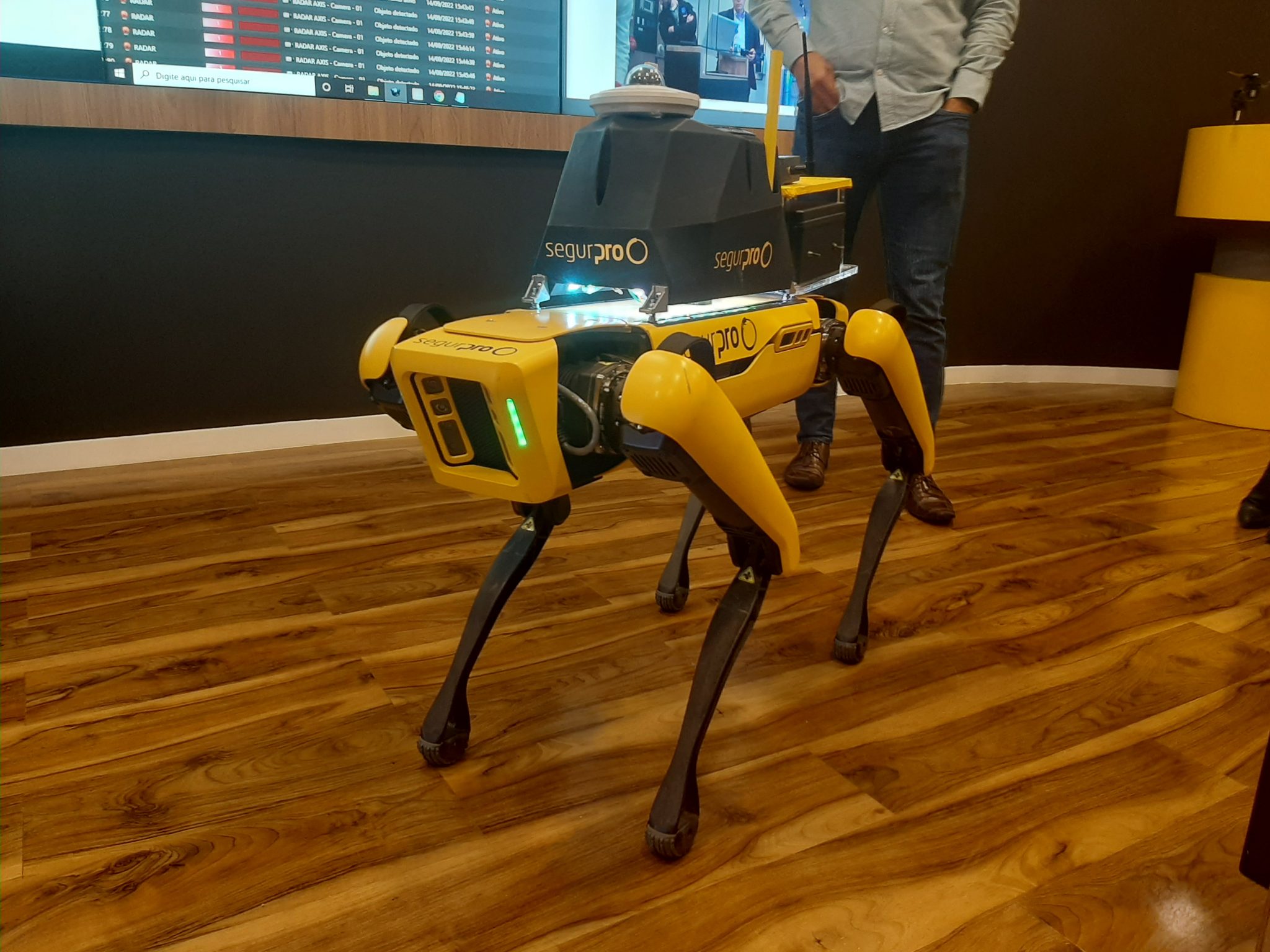 SegurPro cria cão robô para segurança patrimonial - Mobile Time