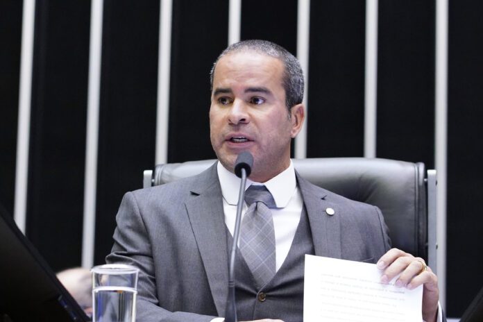 Deputado propõe criação da Frente Parlamentar em defesa de redes ...