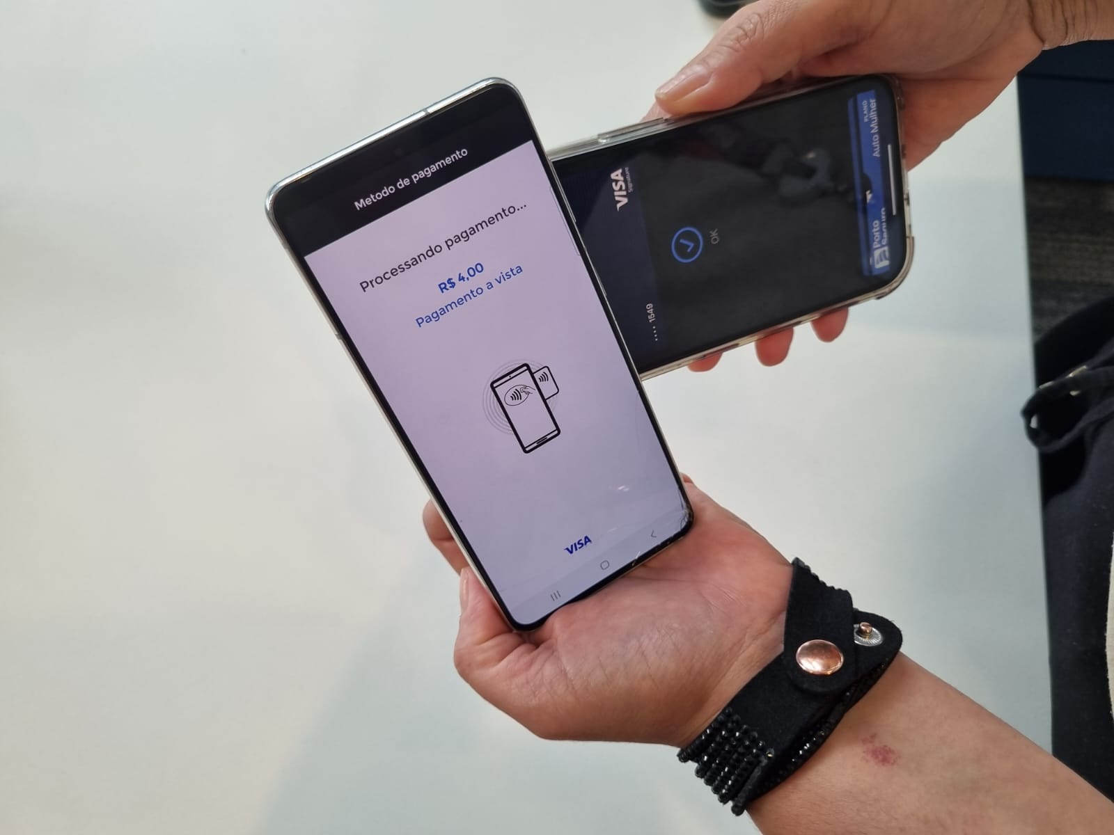 Visa lança "tap to own device" para compras online - Mobile Time