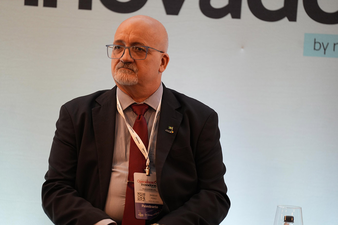 Abrint quer 'inundação' de roteadores Wi-Fi 6E para garantir faixa de 6 GHz