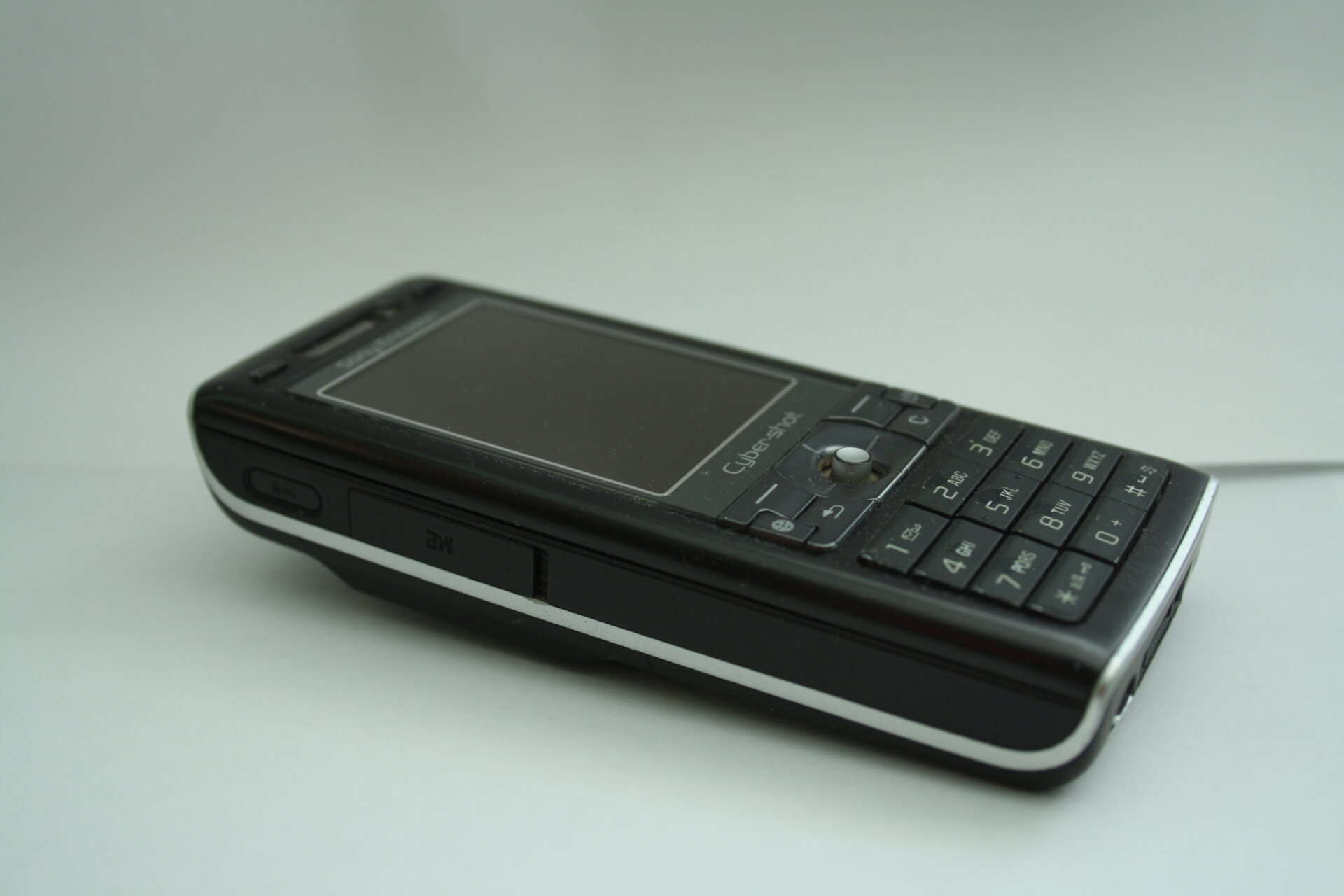 Sony Ericsson K800i, celular de James Bond em Cassino Royale